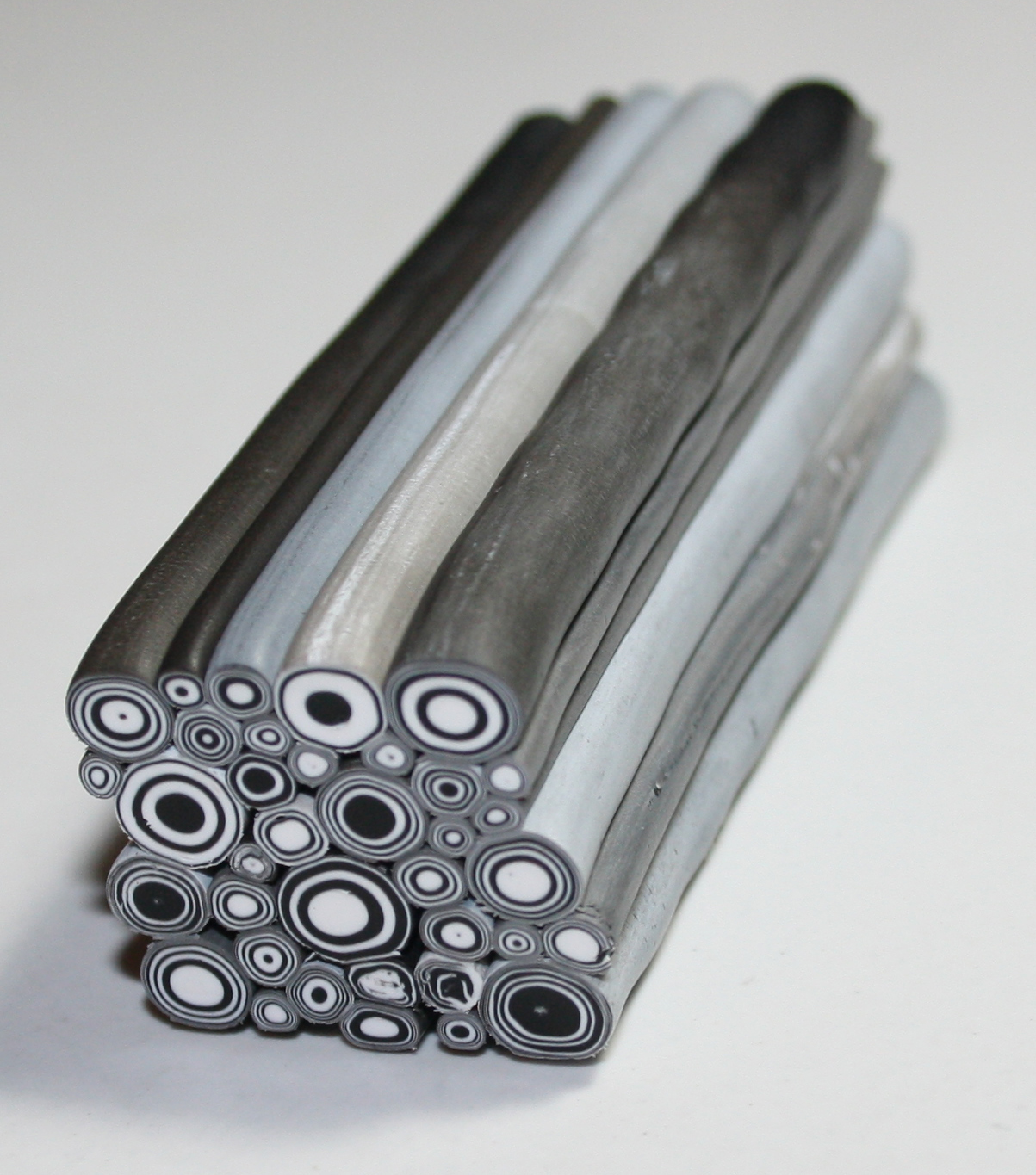 Inishkea - explorations in polymer clay: Poly Pipe Cane Tutorial