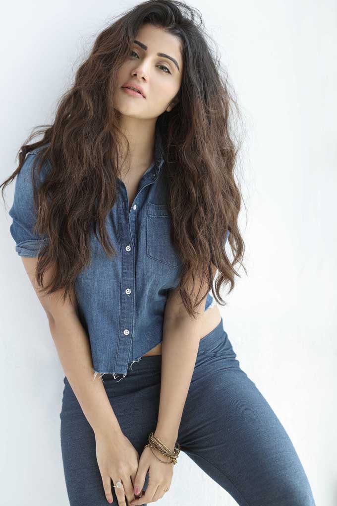 Aqsa Bhat Photoshoot - Funclub