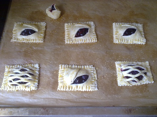 Hanaâ's Kitchen: ABC - Blueberry Hand Pies