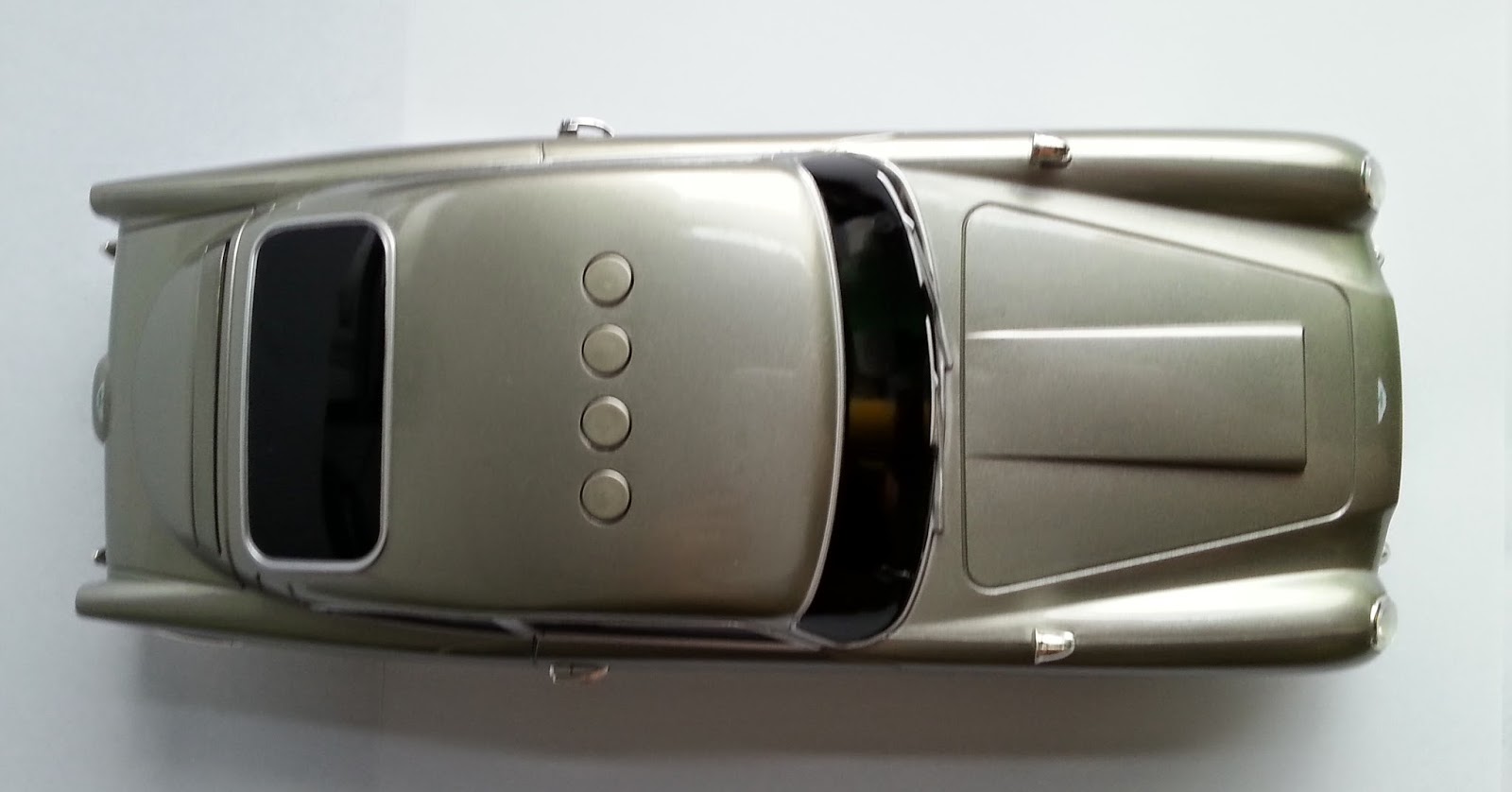 The 007 Badge Story: Toy State (Secret Agent): Skyfall - Aston Martin DB5