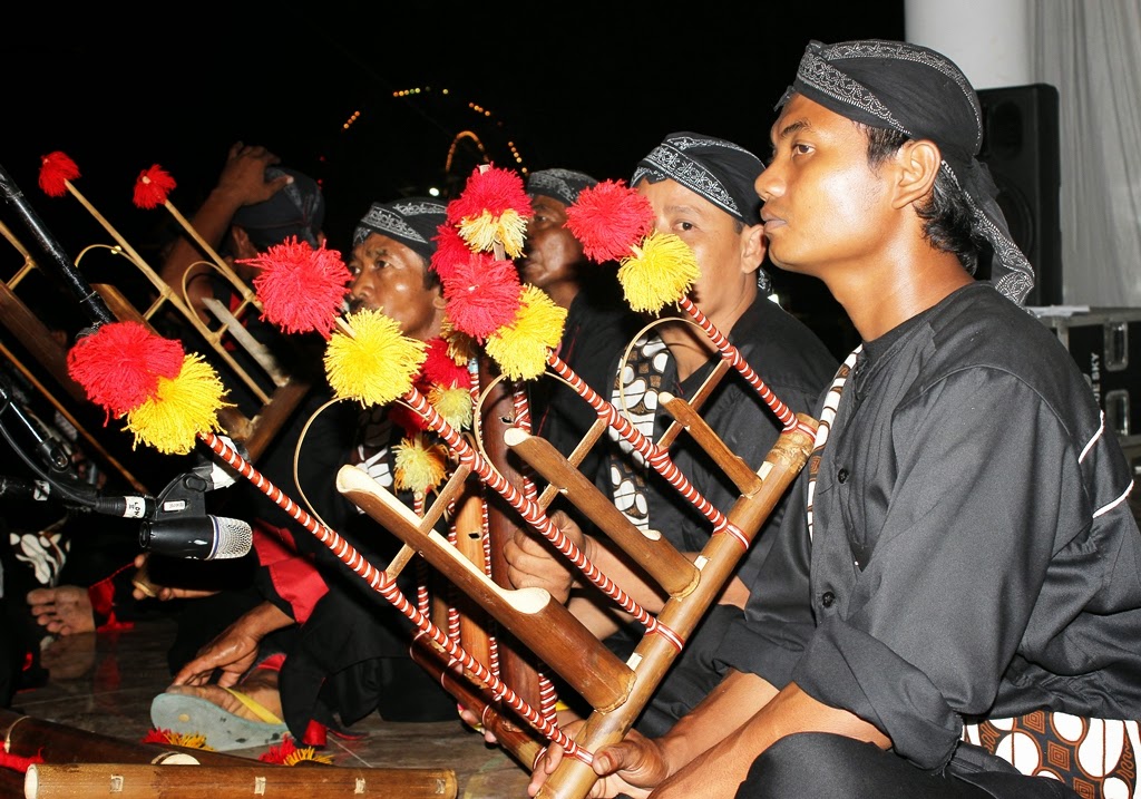 Sejarah Angklung dan Jenis Kesenian Angklung - TradisiKita