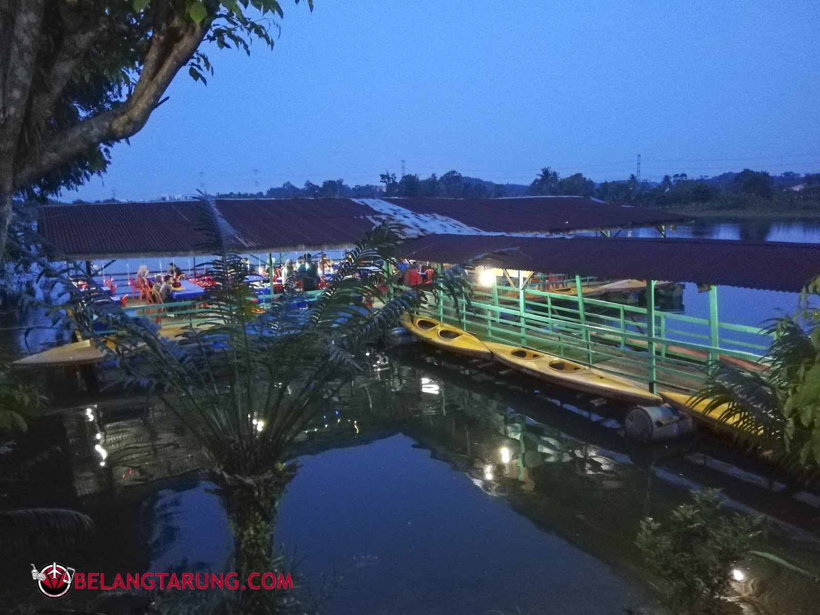 Makan Seafood Di Restoran Tasik Idaman Medan Ikan Bakar Dengkil