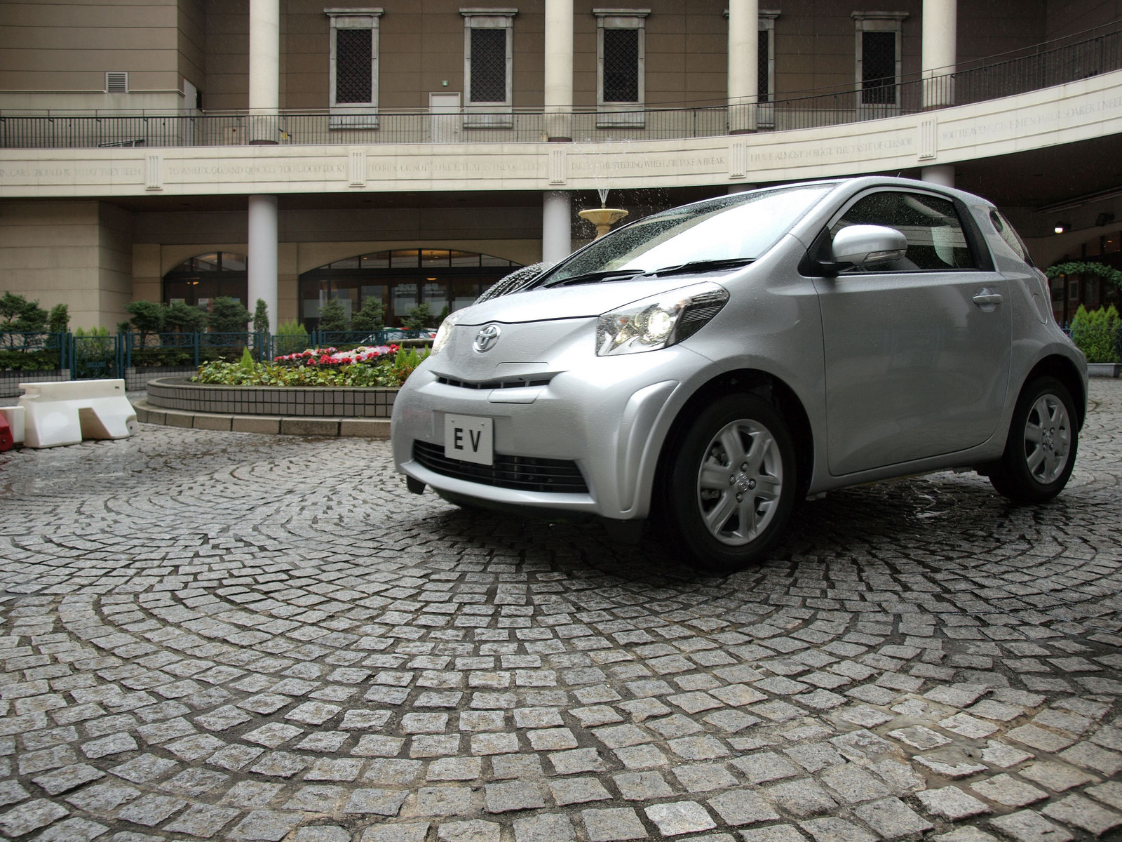 Toyota iQ Pure-Electric Prototype - Auto Blitz: Toyota iQ Pure-Electric ...