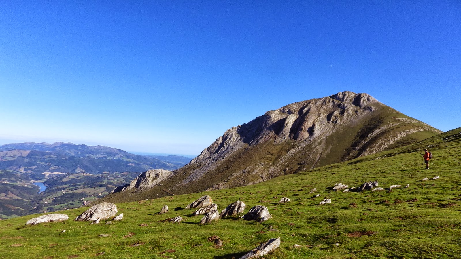 LAUKOAK: (20131016) Circular Larraitz-Auza Gaztelu-Larrunarri-Larraitz.