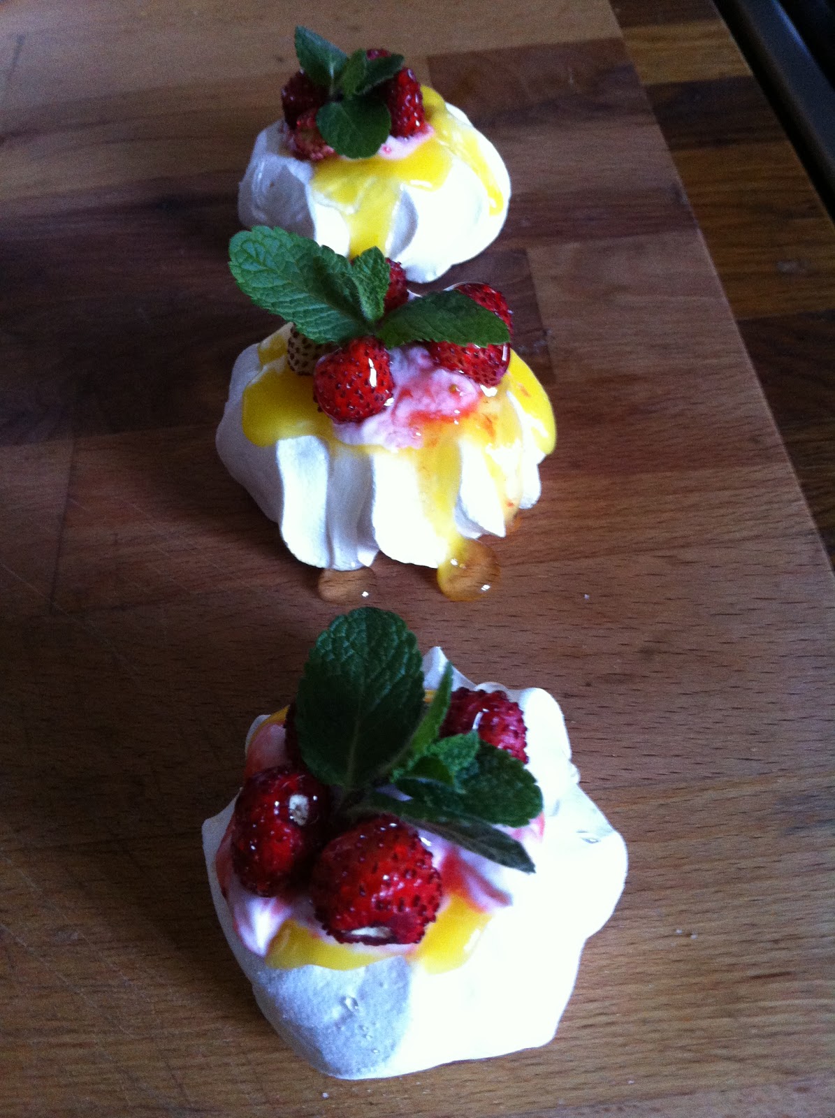 Verzura: mini pavlove