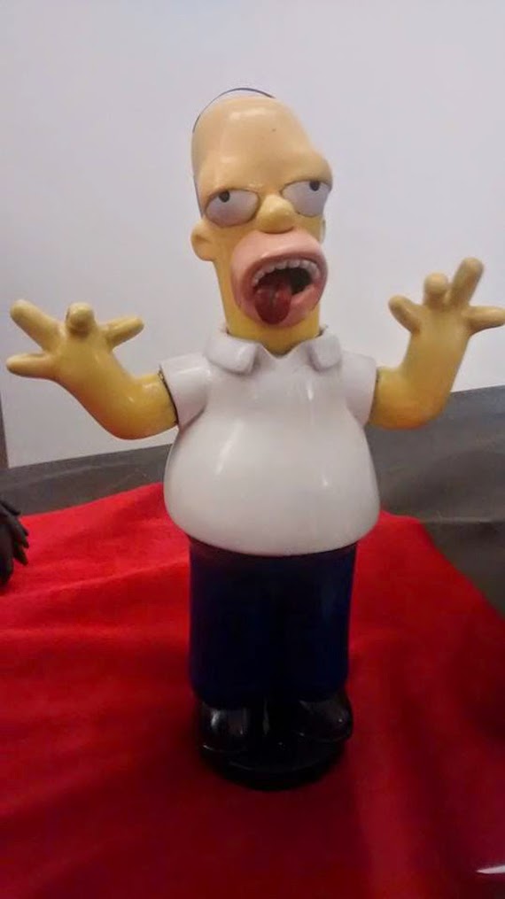 Productos sin licencia de Los Simpson que te aterrarán - Brosbit