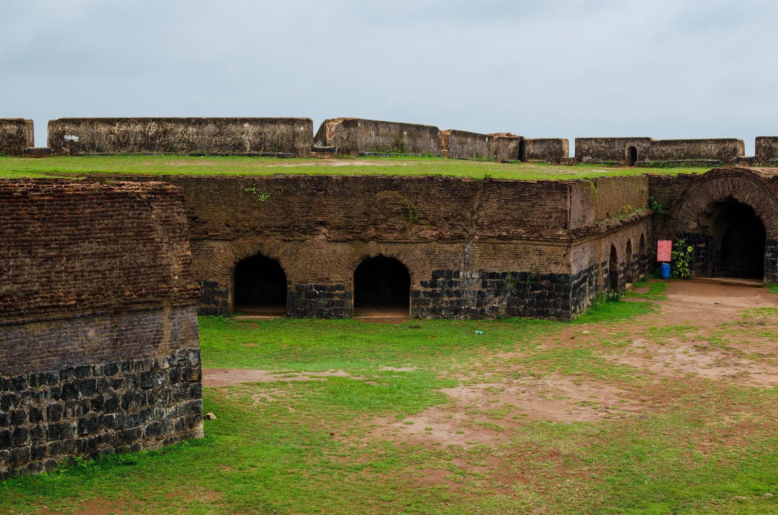 For the love of trips....: Manjarabad Fort: A Vaubanesque Star-Shaped fort