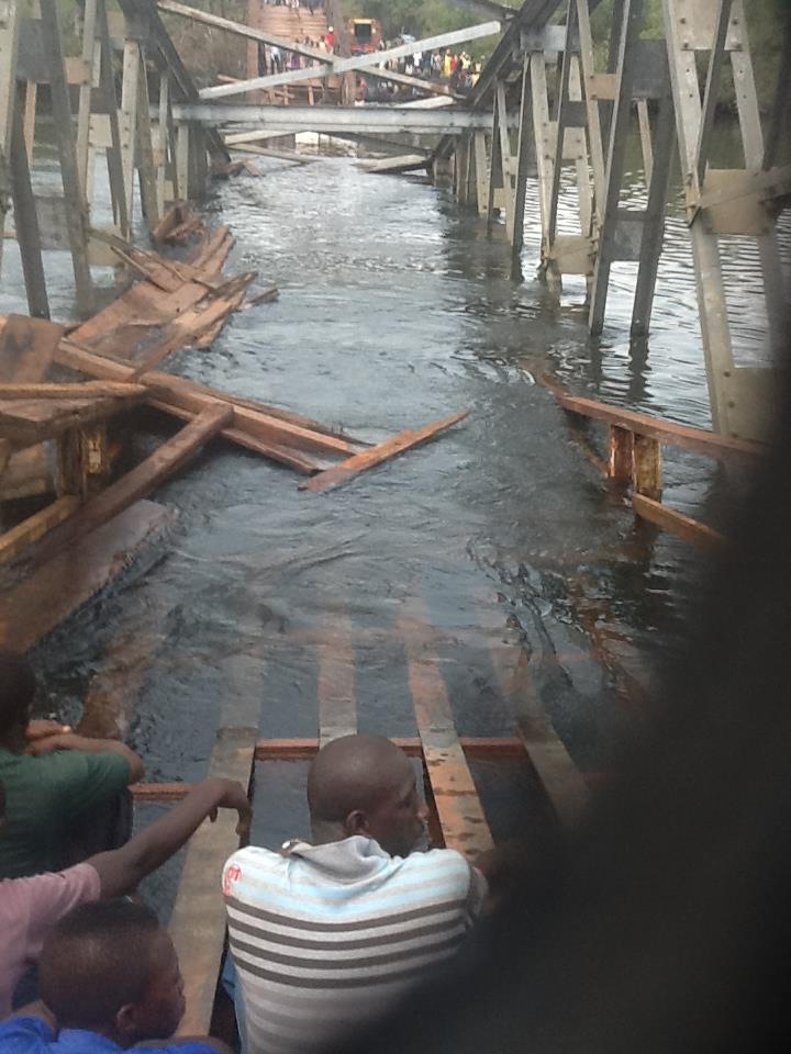 Mabang Bridge has fallen down