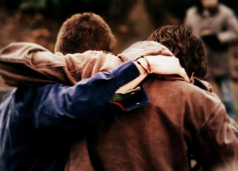 New study shows that 'men are more satisfied by ‘bromances’ than their ...