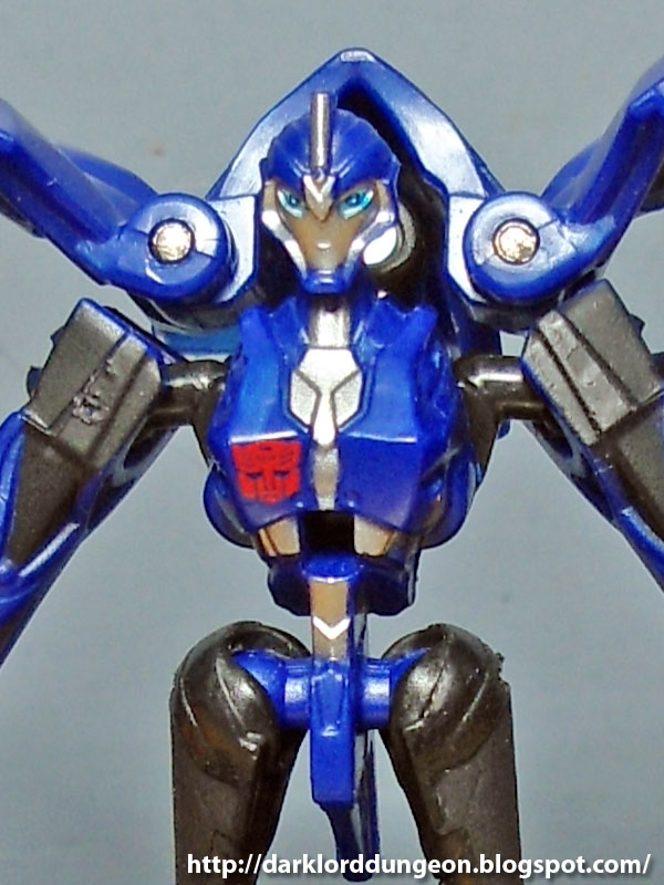 GeekMatic!: Transformers Cyberverse Arcee (Legion Class)