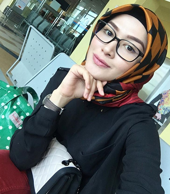 Niena Baharun Tetiba Hot