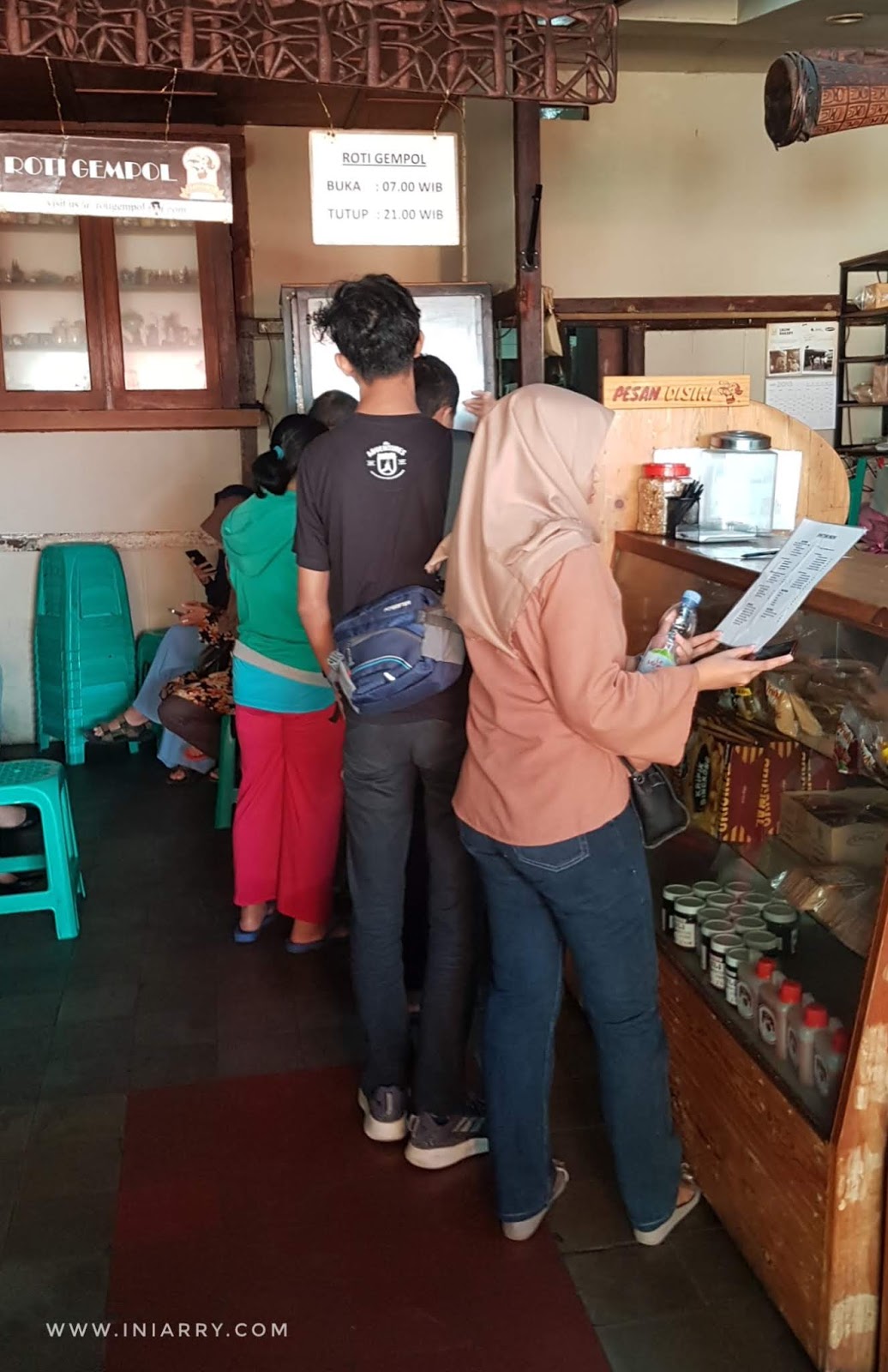 Dua Kuliner Legendaris Jalan Gempol Bandung - Ini Arry