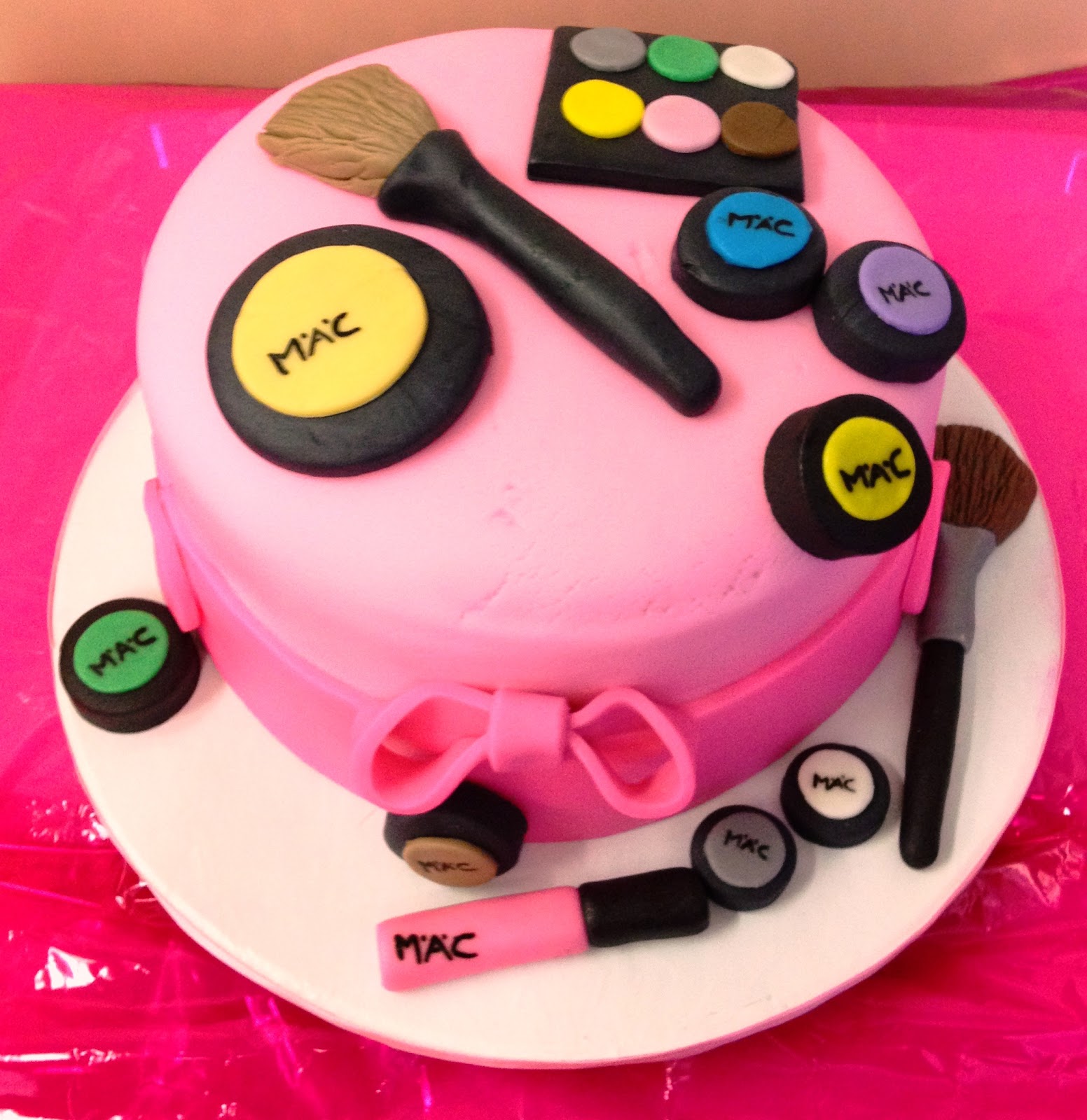 Cake Designer: Bolo MAC da Paulinha