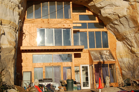 Solid Planet: Caveland – A Perfect Home Built in a Cave