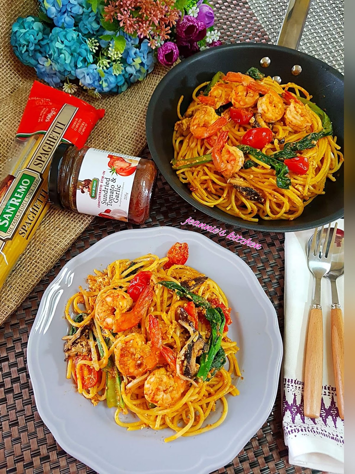 Jeannie62 Kitchen: SPICY FRIED PASTA (MEE GORENG)