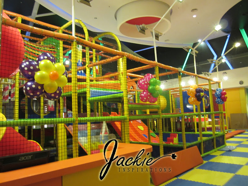 Balloon decorations for weddings, birthday parties, balloon sculptures ...