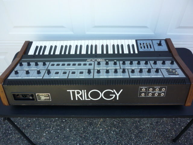 MATRIXSYNTH: Vintage Crumar Trilogy Poly Synth / String Synthesizer