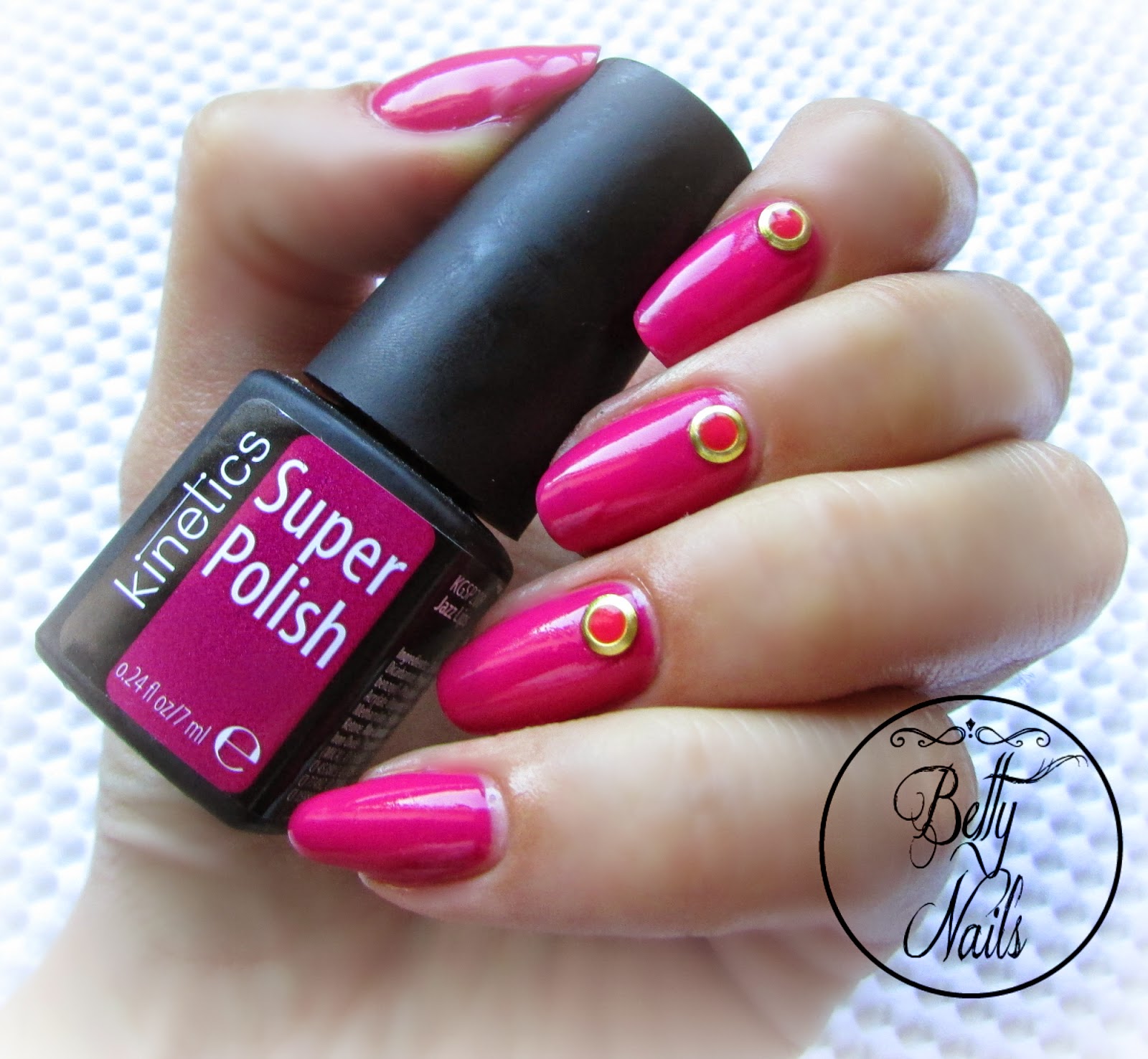 Betty Nails: Kinetics Super Polish - Monophase Line [Review]