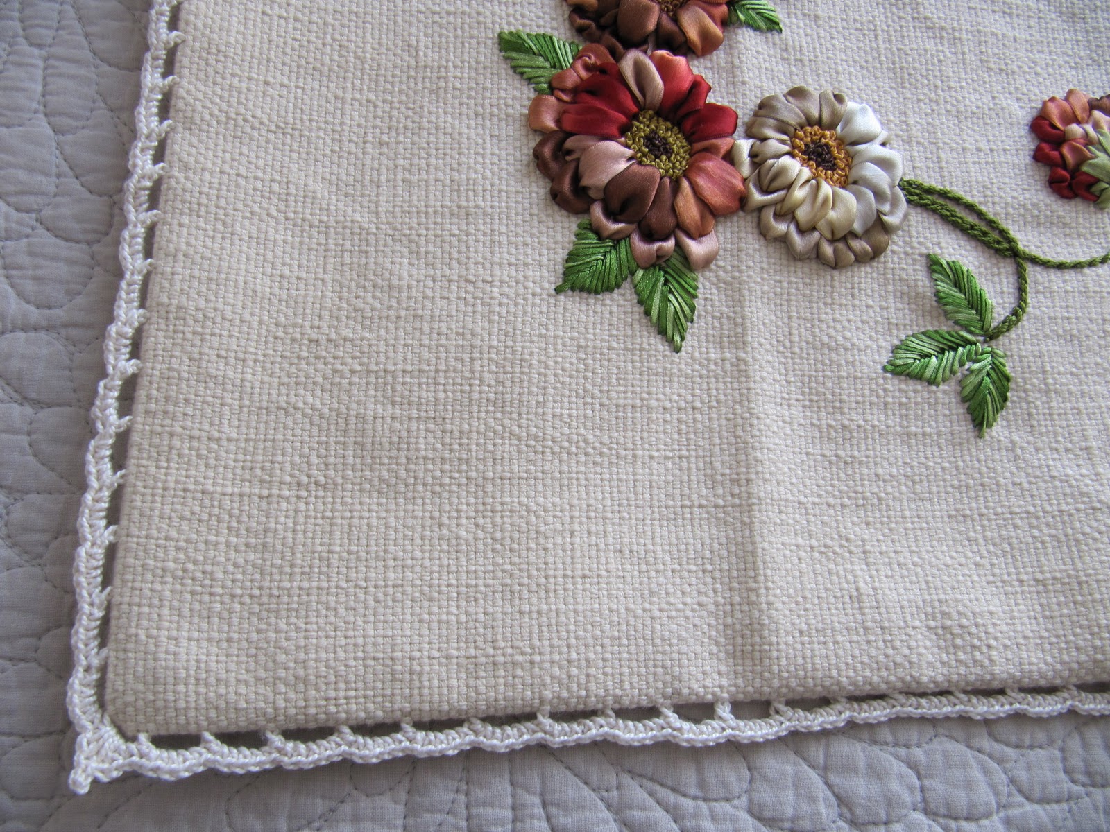 Bordados Esmeralda: Cojines grandes