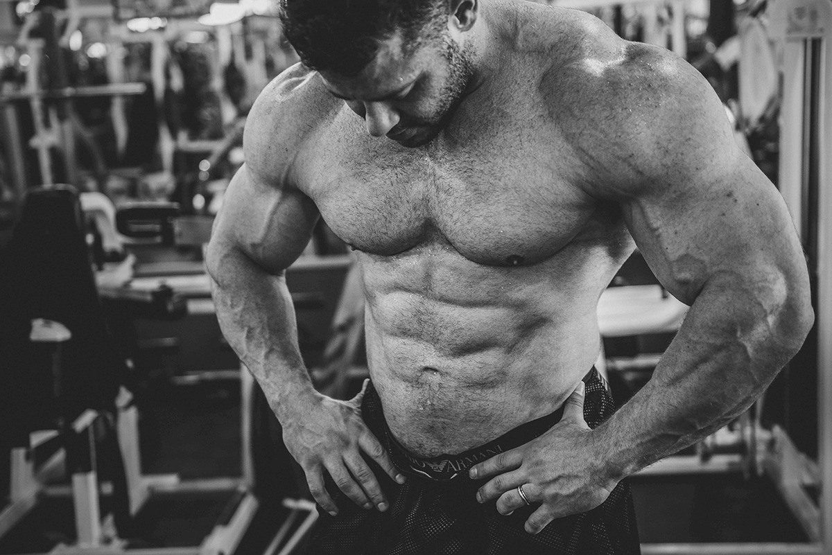 Muscle Lover: Mexican IFBB Pro bodybuilder Juan Carlos Graham