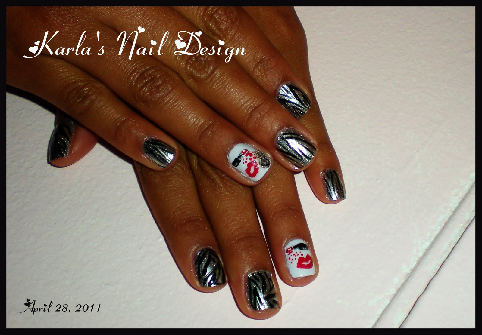Originail Kolors: Zebra print with red lips