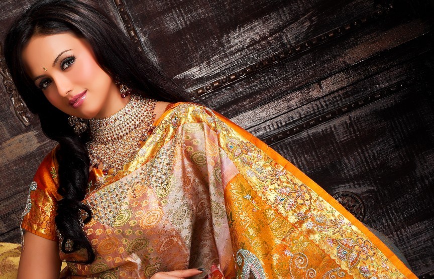 Beautiful Images Sana Khan In Bridal Saree Photoshoot
