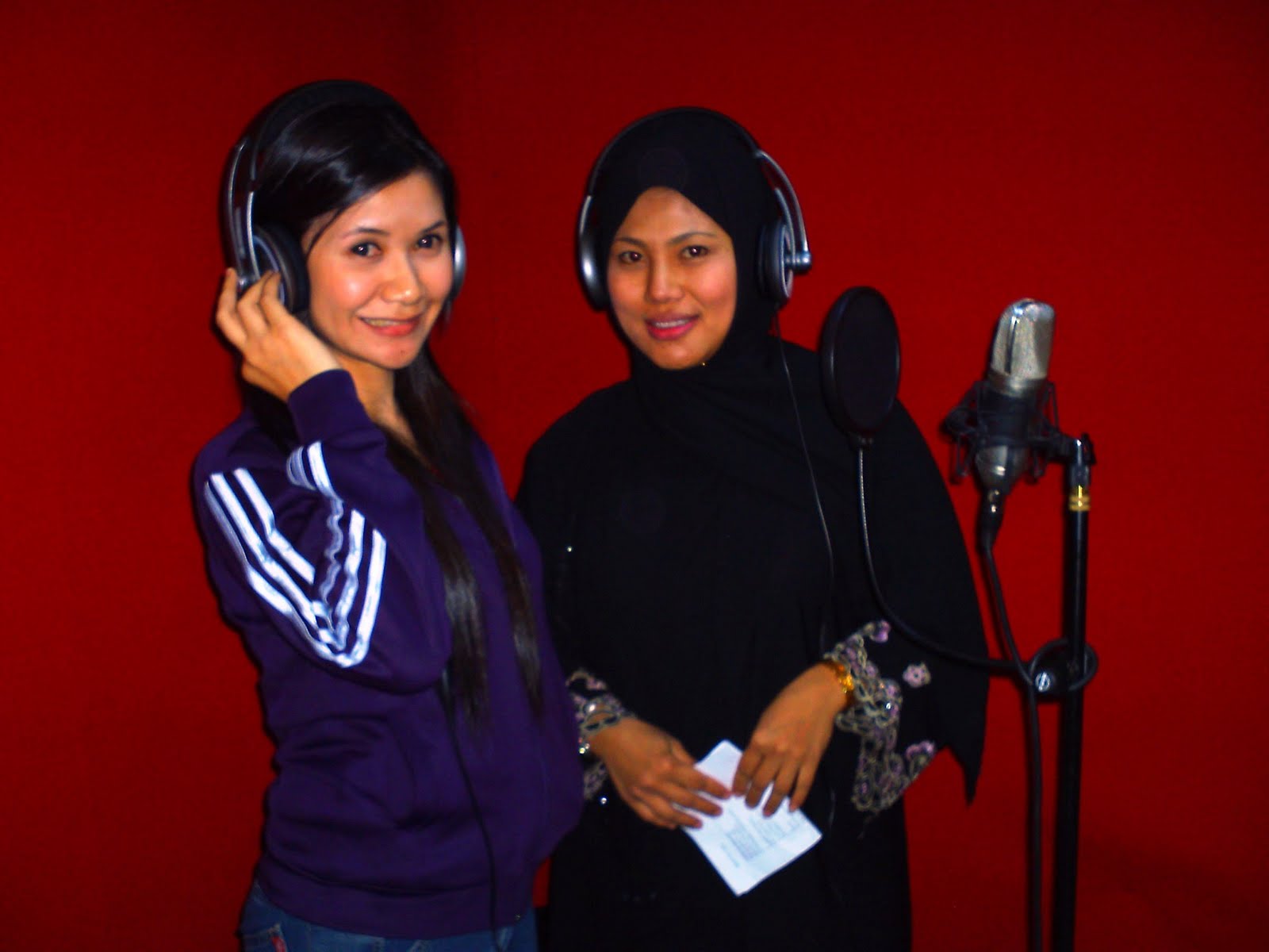 Re Do One Studio: Rakaman Lagu Raya . Artis Filem Brunei :)