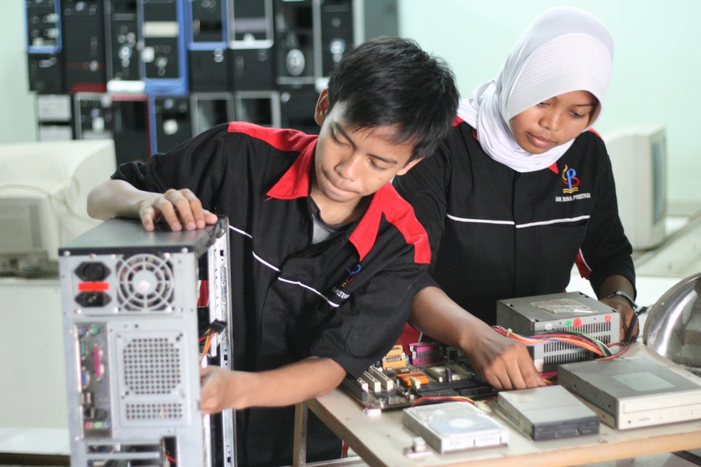 Motivasi Menjadi Seorang Teknisi Komputer