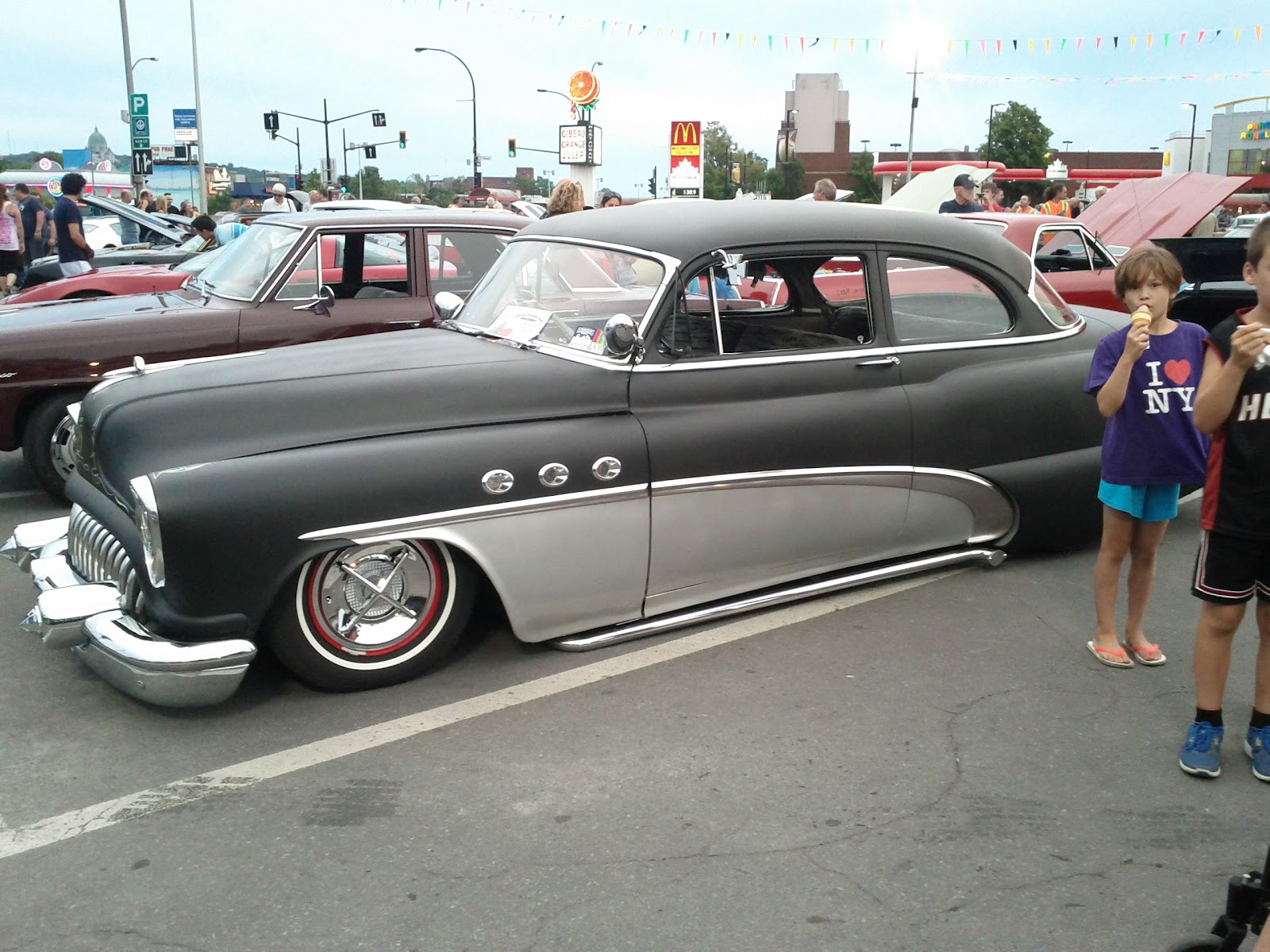 Walking Solo: Classic Car Competition at the Orange Julep