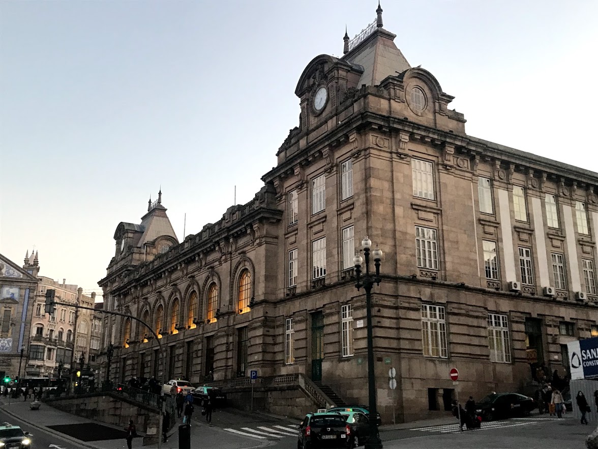 Patrick Comerford: São Bento station in Porto is one of the world’s ...