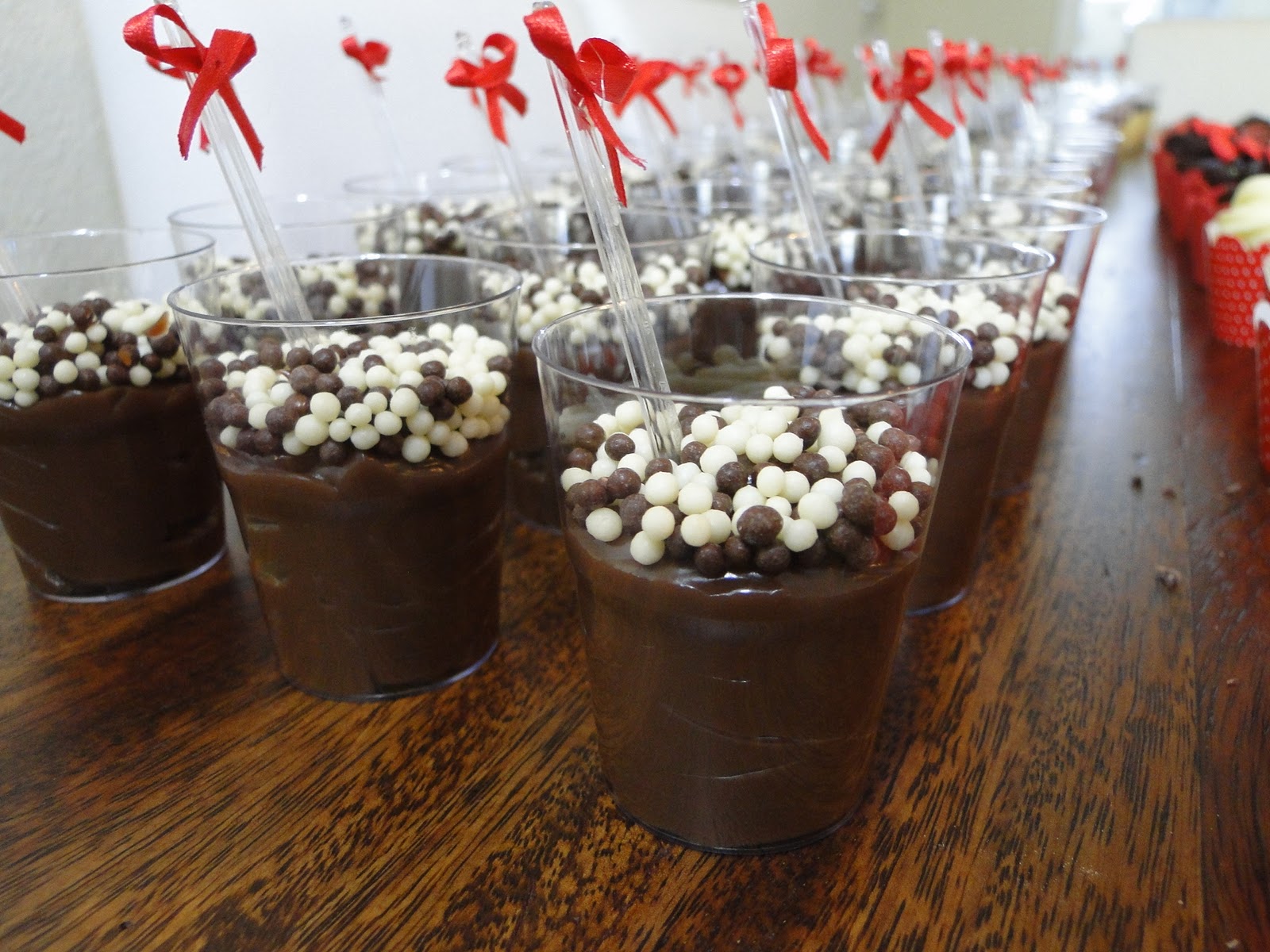 Cakes Chic - cupcakes, brigadeiros gourmet, bolos e tortas: Doces ...