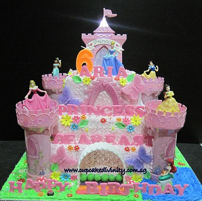 Cupcake Divinity: 3 tier Princess castle cake