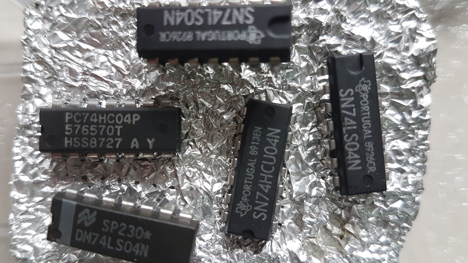 Thinking In 16 Bits: TTL Logic families compatibility