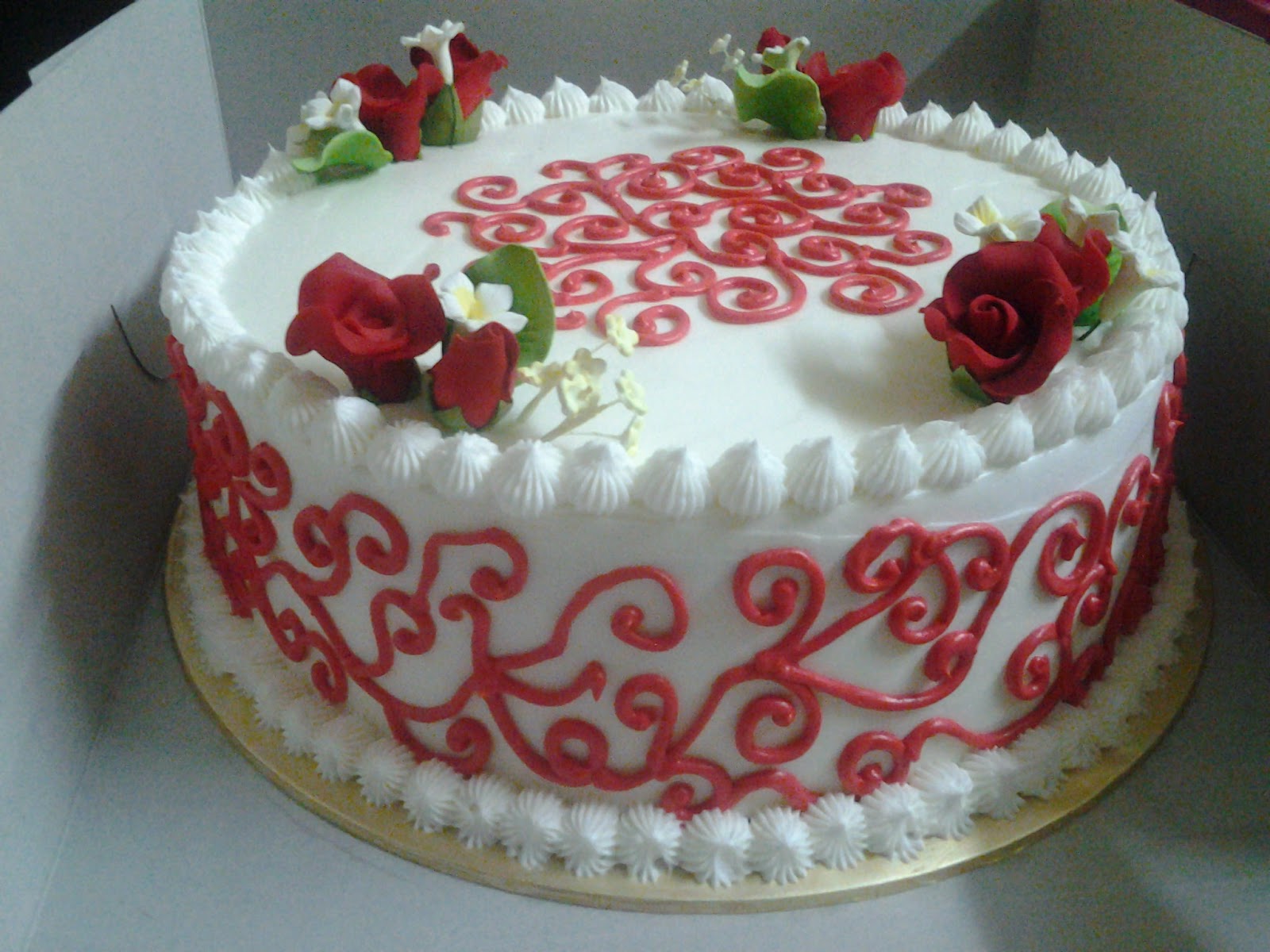 Zanima Homemade Cakes : kek Kahwin Tema merah putih....