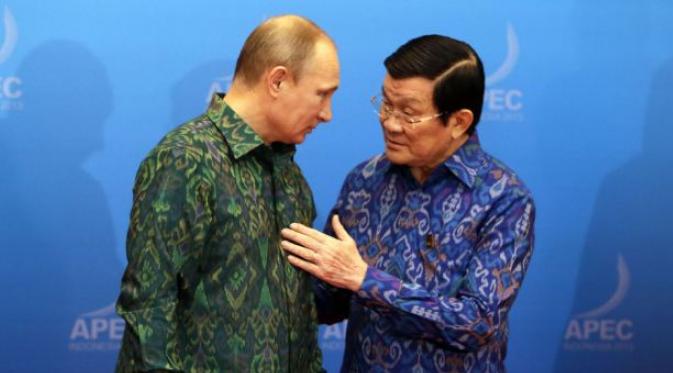 6 Tokoh Dunia yang Bangga Mengenakan Batik | Info Asiik