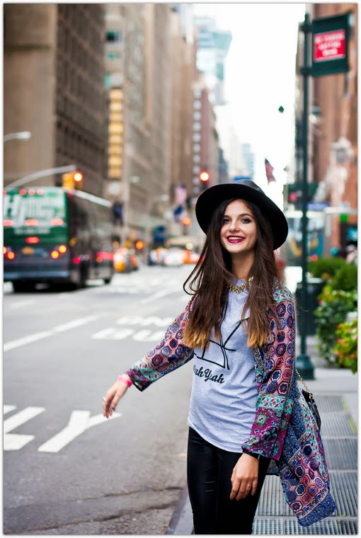 FASHION BASICS : Graphic Tees