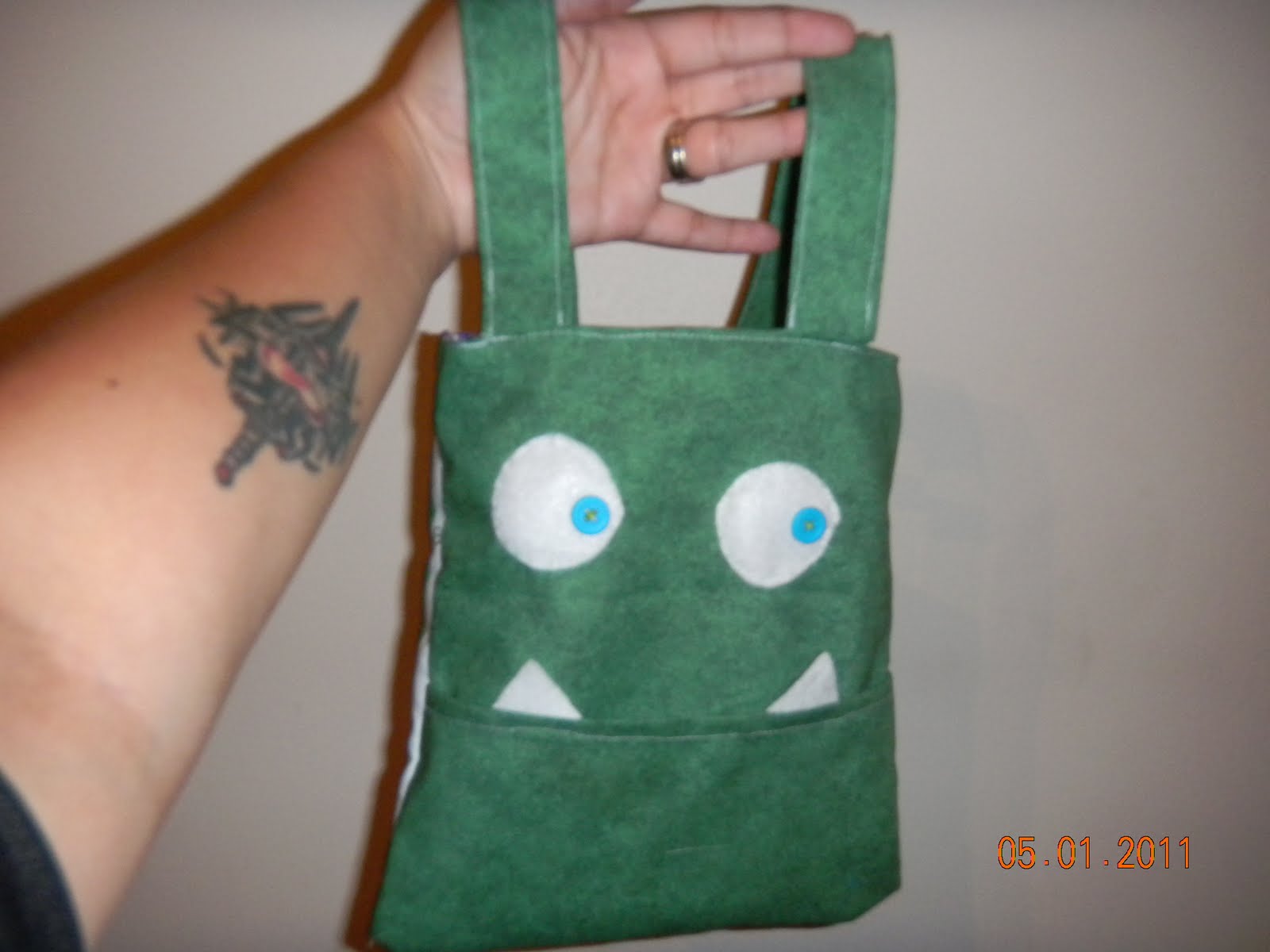 Sew, Embroider, And Love: Monster Bags for Kids