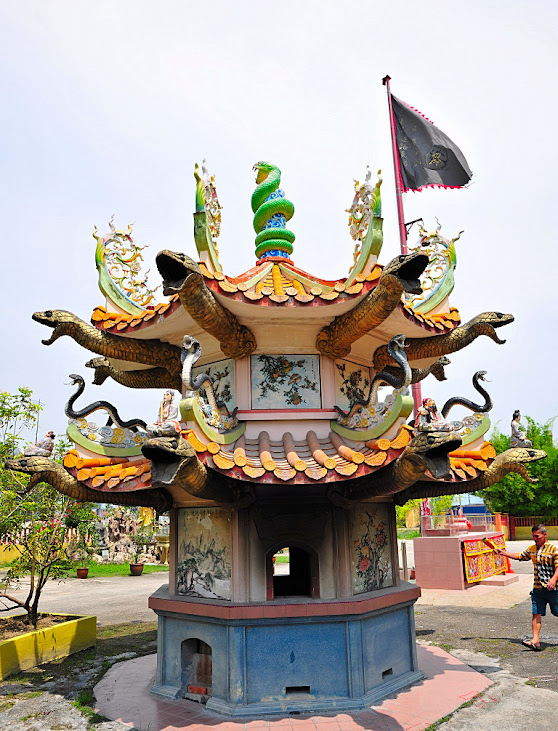 The Life Journey in Photography: Snake Temple Klang, Selangor, Malaysia