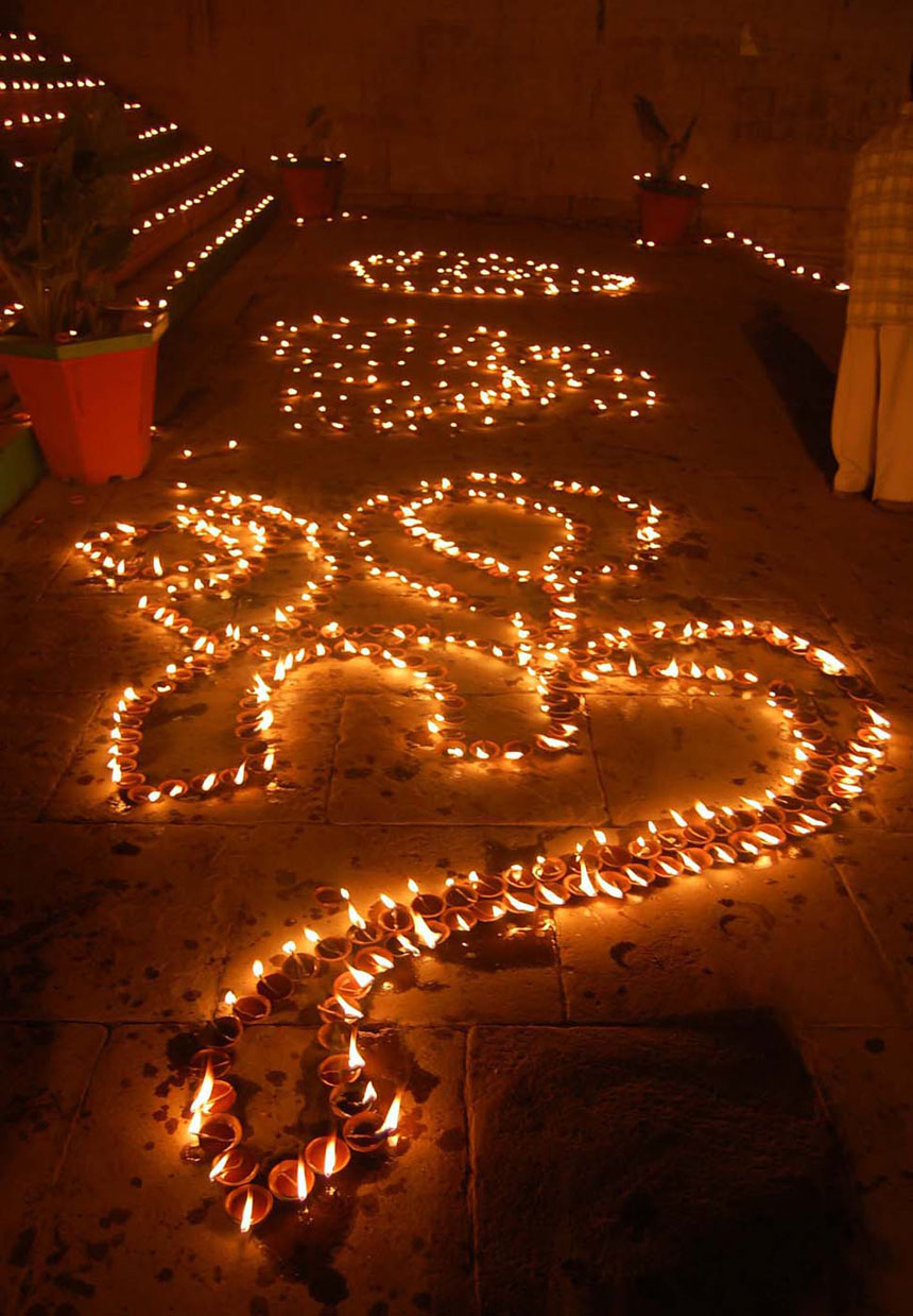 Varanasi View: Dashaswamedh Ghat lights up on Dev Deepawali