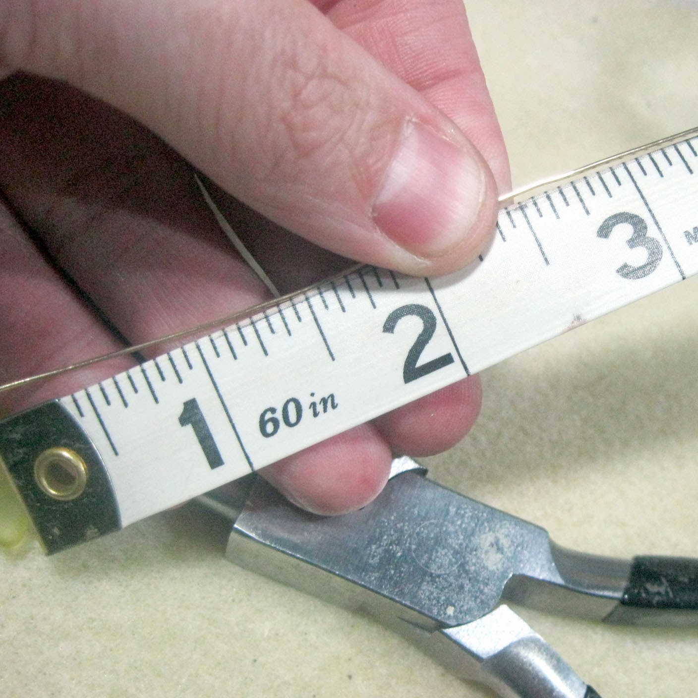 Raziela Designs: FREE Friday Afternoon DIY Project! Floral Dangle Earrings