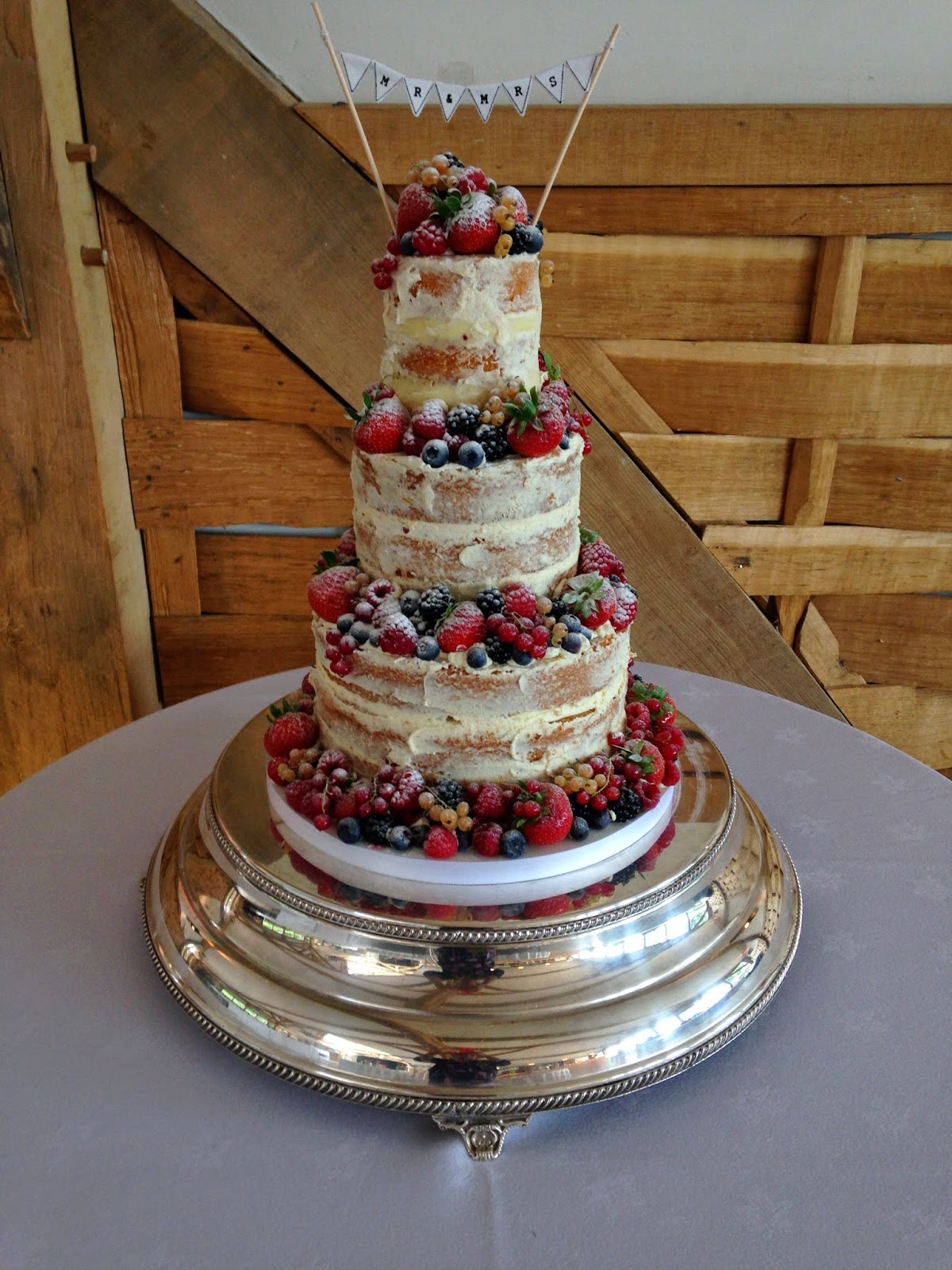 The Vanilla Pod Bakery: #10 Top Reasons Why the Naked Cake Rules!