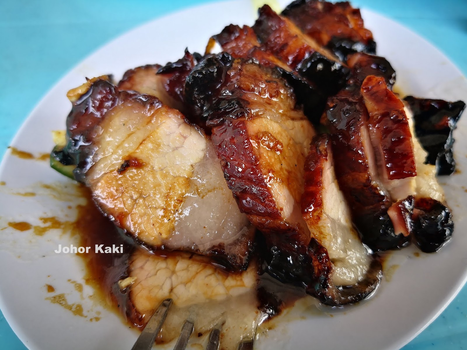 One of the Best JB Char Siew. Meng Kee Hong Kong Roast in Kakilang ...