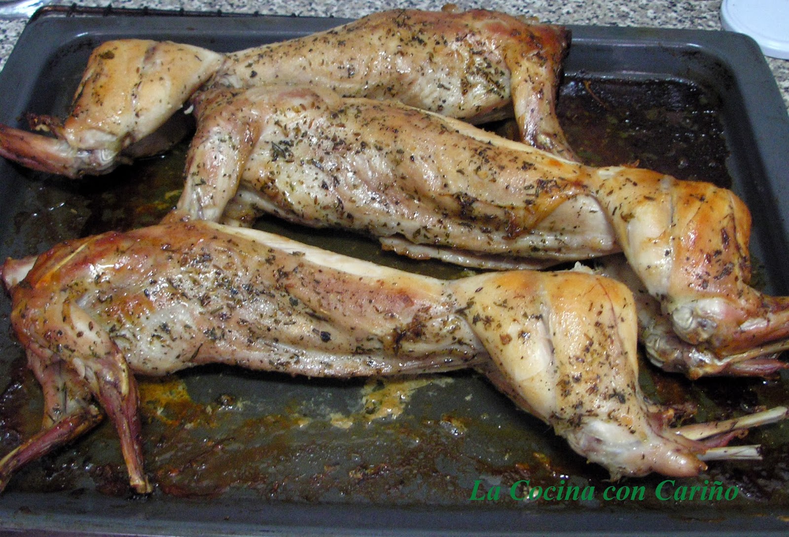 La Cocina con Cariño: CONEJO AL HORNO CON AJADA