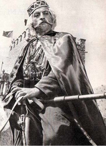 Albert Verria: I rikthehem teatrit dhe filmit me një rol aktual