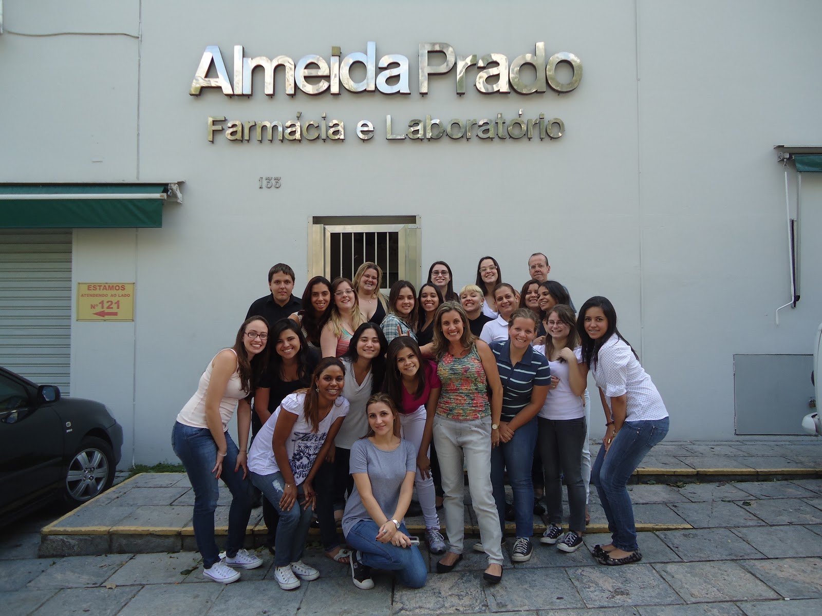 CURSO DE FARMÁCIA: Visita ao Laboratório Homeopático Almeida Prado