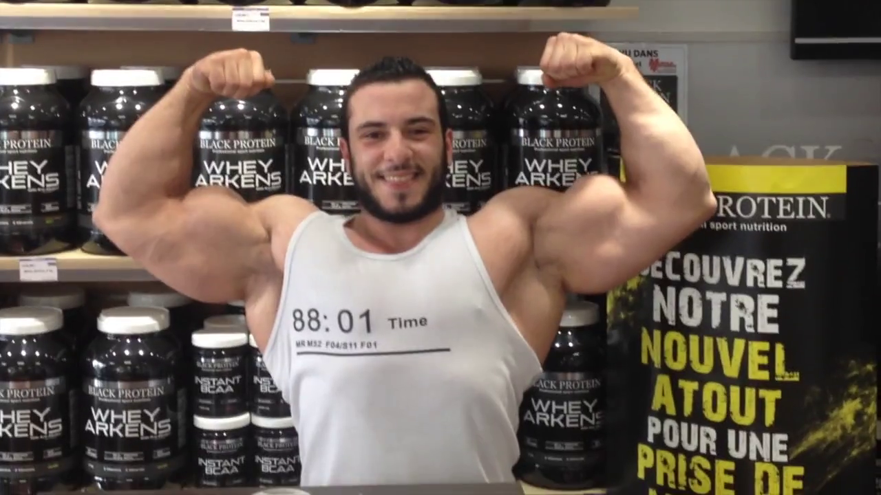 Muscle Lover: Big Lorenzo Becker from France