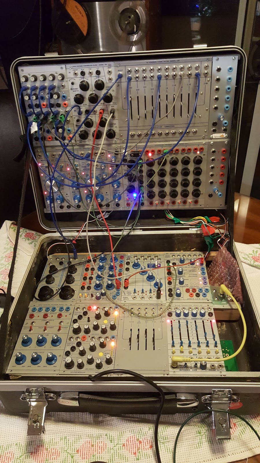 JonDent - Exploring Electronic Music: Custom Buchla modules - Synovatron