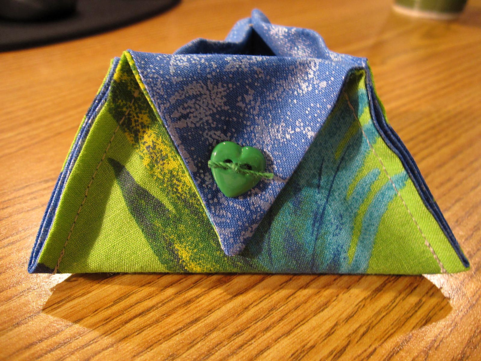 Createology: Thread Catcher Triangle...