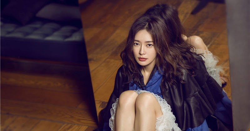 China Entertainment News: Qin Lan poses for fashion magazine