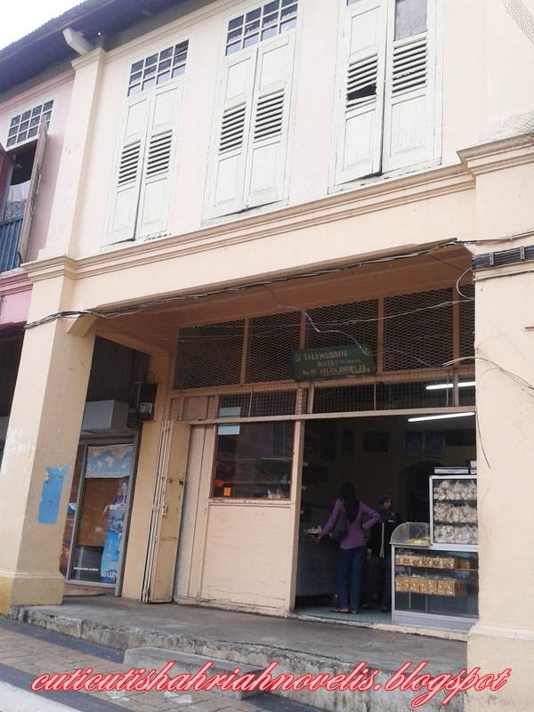 TRAveL And AdVenture Fun VaCations And Best MakaN SAkAN: Kedai Roti ...